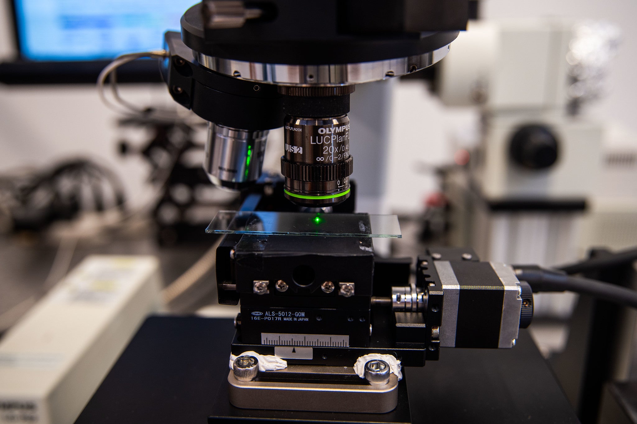 Confocal Raman laser spot on sample - OIST Engineering Section ...