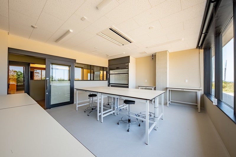 oi_space_drylab | Okinawa Institute of Science and Technology OIST