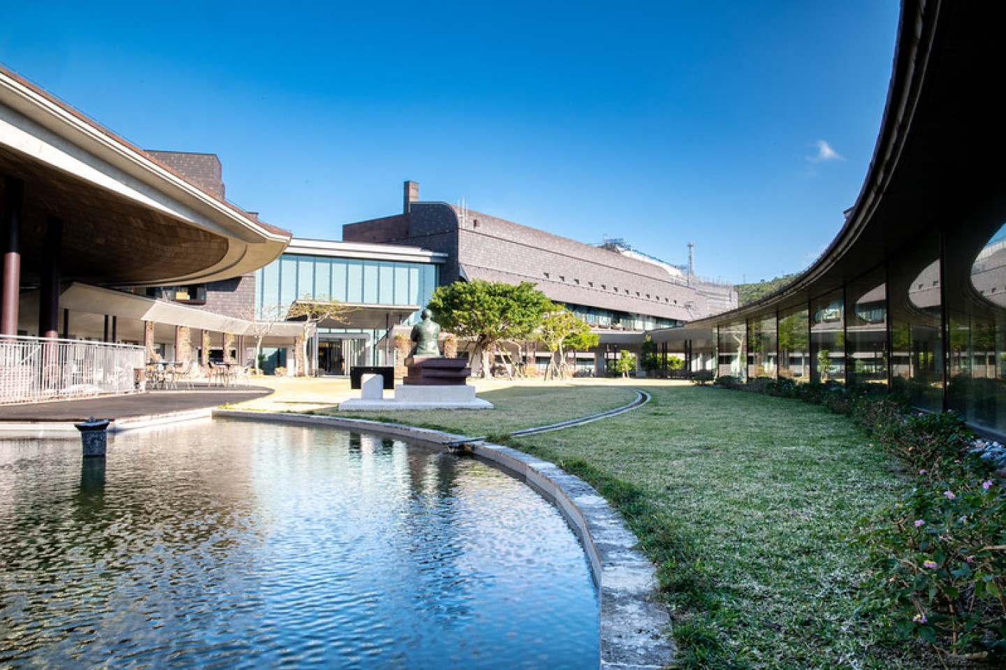 OIST Tour for Members of Public | Okinawa Institute of Science and Technology OIST