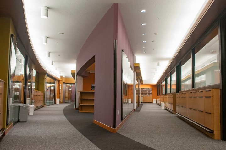 Lab 2 corridors | Okinawa Institute of Science and Technology OIST