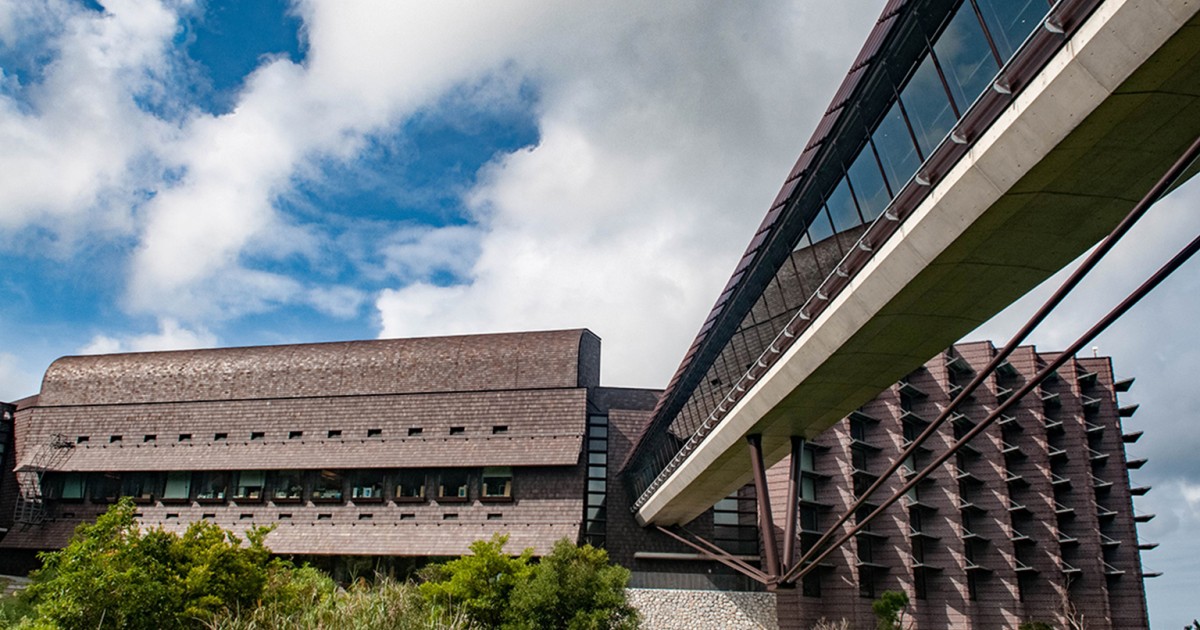Lab 2 under skywalk | Okinawa Institute of Science and Technology OIST