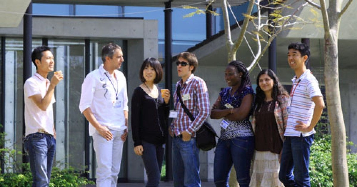OIST-students-in-center-court_500.jpg | Okinawa Institute of Science ...
