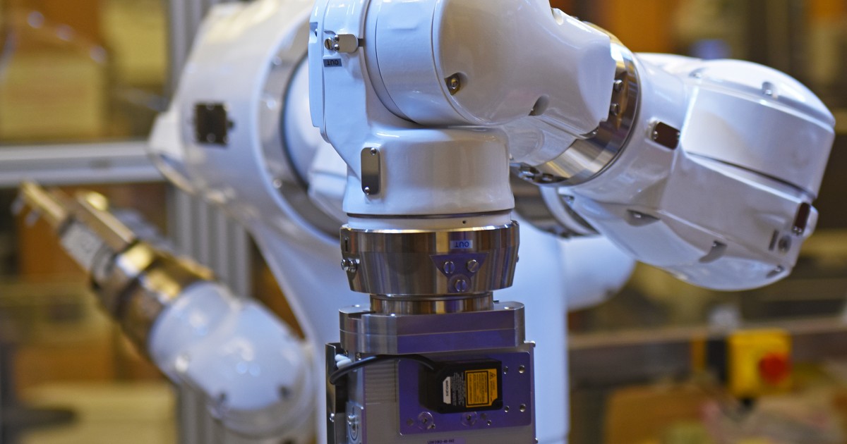 Sample Preparation Robot (2) | Okinawa Institute of Science and ...