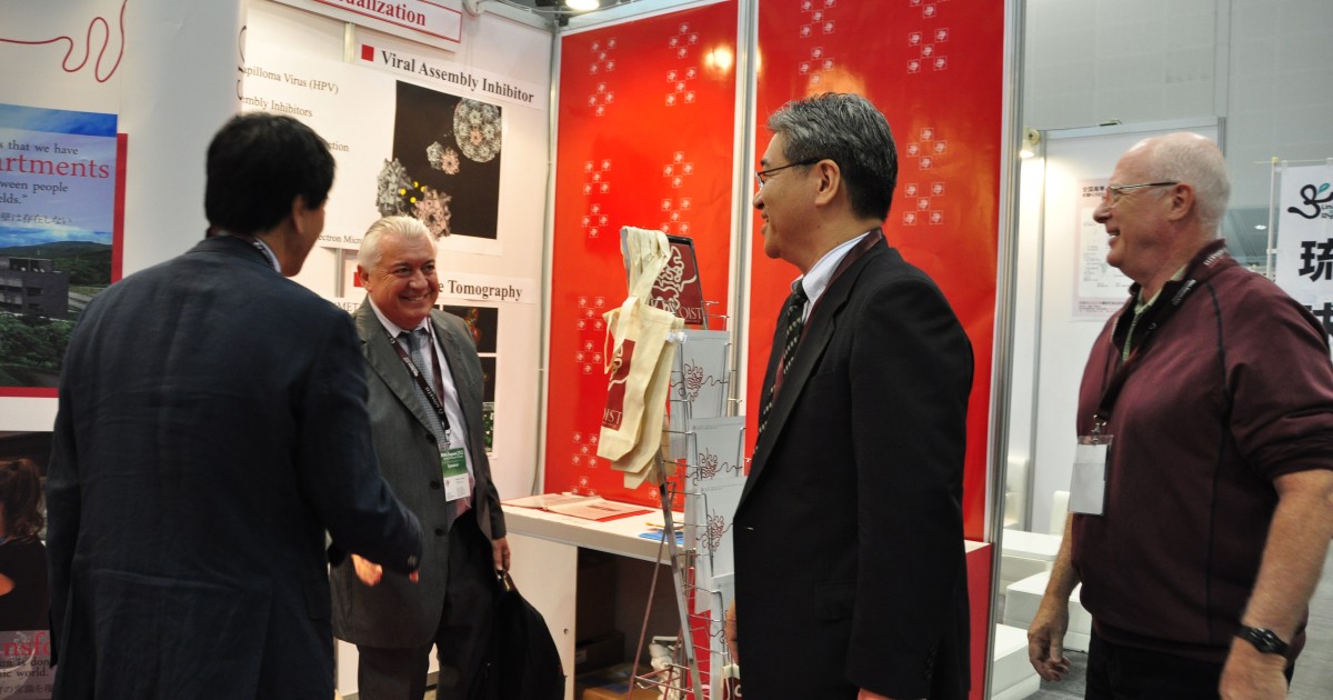 Vice President for Finance and Administration Patrick Vincent and Prof. Ulf Skoglund meet with ...